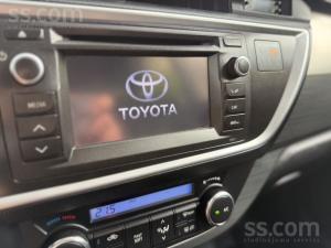 Balts Toyota Auris 2014 Rīga, ar dzinēja tilpumu 1.60 L un nobraukumu 175 tūkst. km par 7490 €, foto 27 vietnē AUTOMOTO.COM.LV