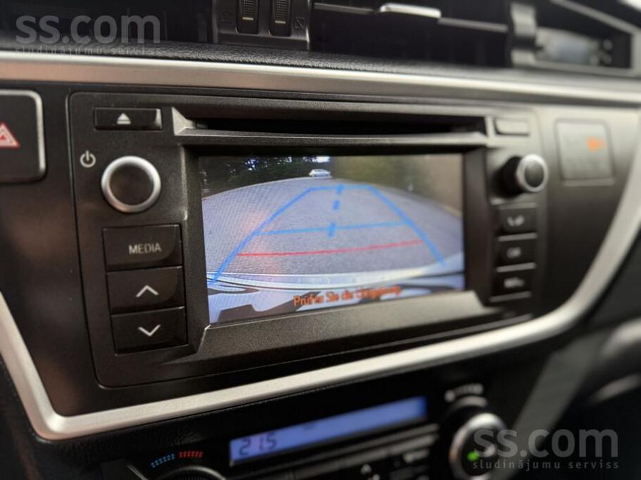 Balts Toyota Auris 2014 Rīga, ar dzinēja tilpumu 1.60 L un nobraukumu 175 tūkst. km par 7490 €, foto 28 vietnē AUTOMOTO.COM.LV