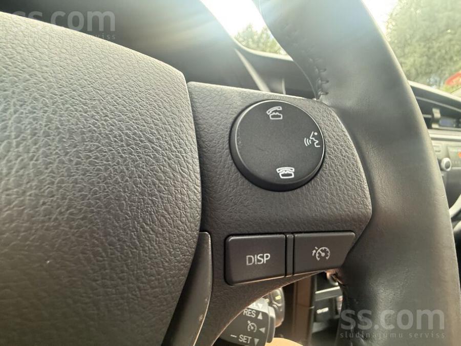 Balts Toyota Auris 2014 Rīga, ar dzinēja tilpumu 1.60 L un nobraukumu 175 tūkst. km par 7490 €, foto 31 vietnē AUTOMOTO.COM.LV