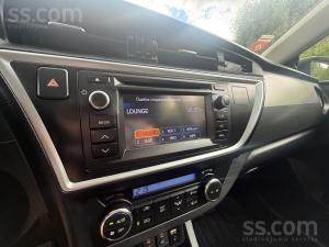 Balts Toyota Auris 2014 Rīga, ar dzinēja tilpumu 1.60 L un nobraukumu 175 tūkst. km par 7490 €, foto 33 vietnē AUTOMOTO.COM.LV