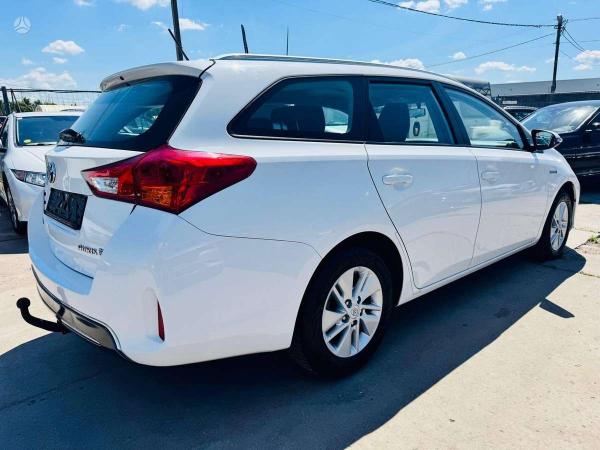 Balts Toyota Auris 2014 Kauņa, ar dzinēja tilpumu 1.80 L un nobraukumu 294 tūkst. km par 8500 €, foto 4 vietnē AUTOMOTO.COM.LV