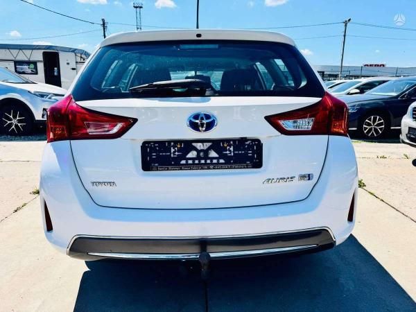 Balts Toyota Auris 2014 Kauņa, ar dzinēja tilpumu 1.80 L un nobraukumu 294 tūkst. km par 8500 €, foto 5 vietnē AUTOMOTO.COM.LV