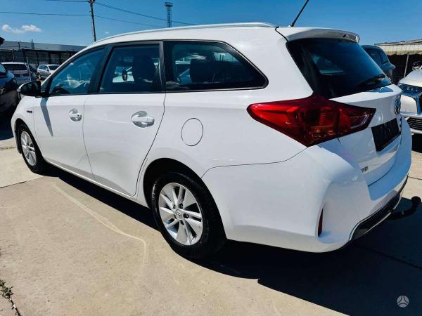 Balts Toyota Auris 2014 Kauņa, ar dzinēja tilpumu 1.80 L un nobraukumu 294 tūkst. km par 8500 €, foto 6 vietnē AUTOMOTO.COM.LV