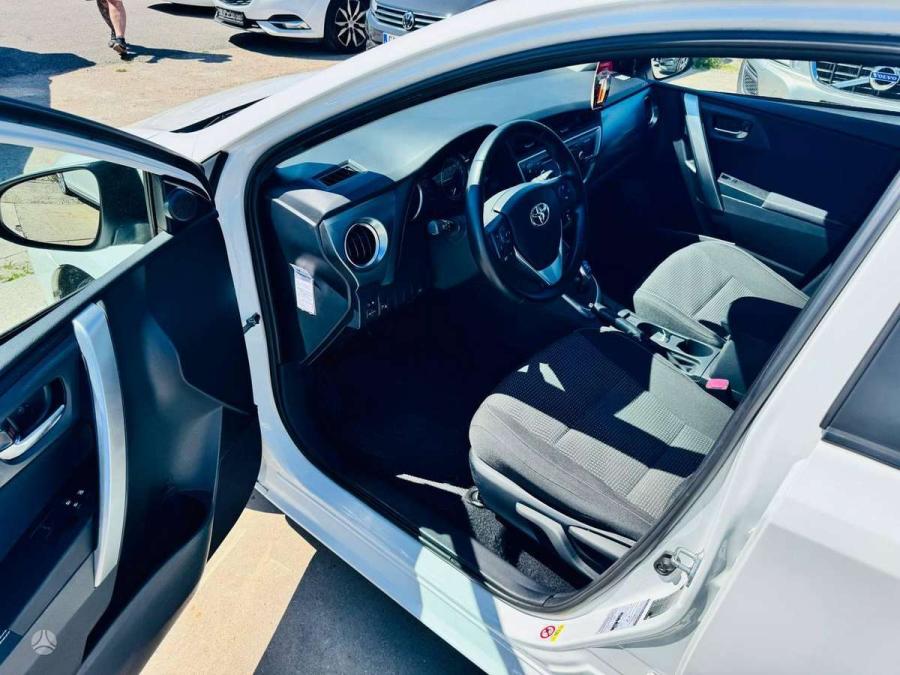 Balts Toyota Auris 2014 Kauņa, ar dzinēja tilpumu 1.80 L un nobraukumu 294 tūkst. km par 8500 €, foto 8 vietnē AUTOMOTO.COM.LV