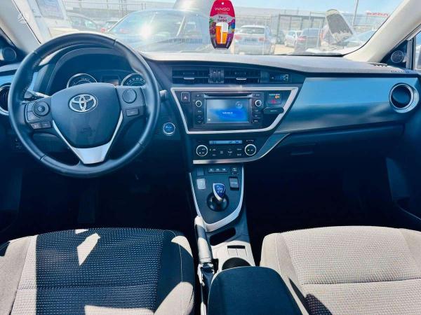 Balts Toyota Auris 2014 Kauņa, ar dzinēja tilpumu 1.80 L un nobraukumu 294 tūkst. km par 8500 €, foto 9 vietnē AUTOMOTO.COM.LV