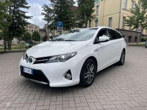 Белый Тойота Аурис 2014 в Шяуляй, объемом двигателя 1.80 л и пробегом 335 тыс. км за 6650 €, фото  на AUTOMOTO.COM.LV