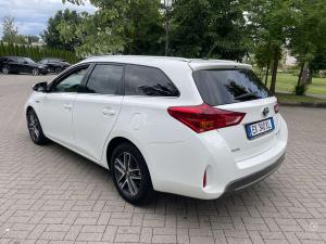 White Toyota Auris 2014 in Siauliai, with an engine capacity of 1.80 L and mileage of 335 thousand km for 6650 €, photo 4 on AUTOMOTO.COM.LV