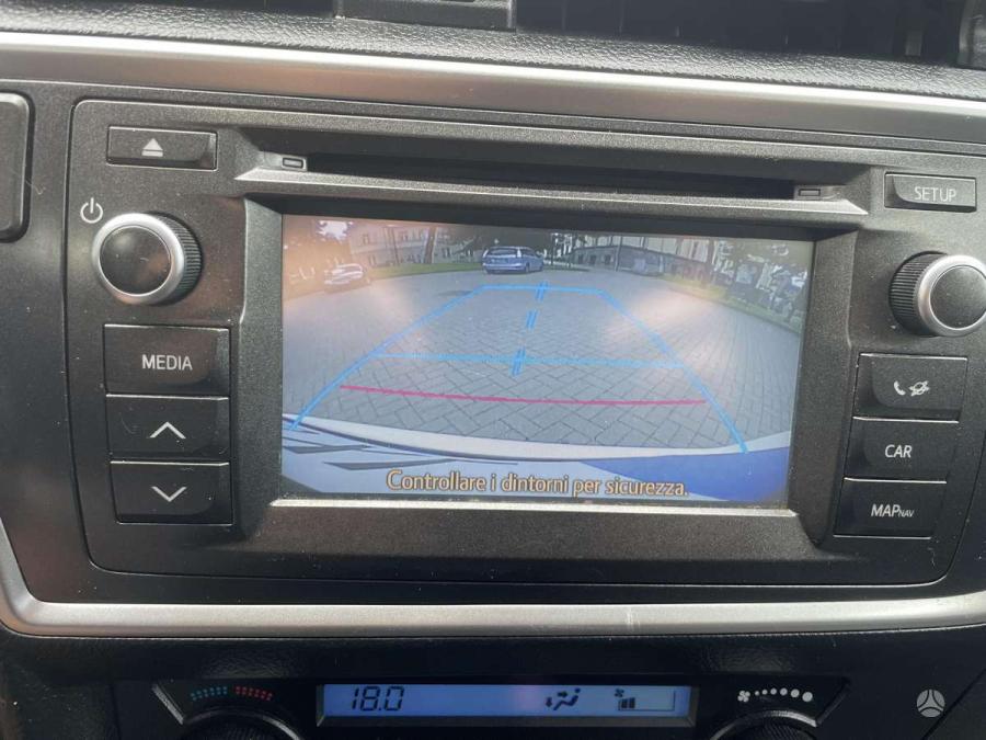 White Toyota Auris 2014 in Siauliai, with an engine capacity of 1.80 L and mileage of 335 thousand km for 6650 €, photo 19 on AUTOMOTO.COM.LV