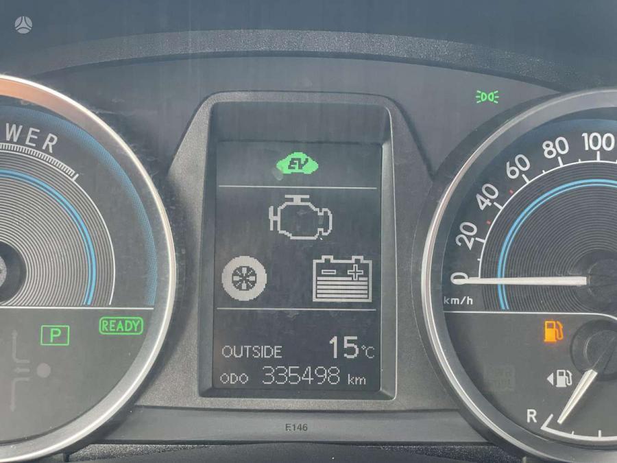 White Toyota Auris 2014 in Siauliai, with an engine capacity of 1.80 L and mileage of 335 thousand km for 6650 €, photo 25 on AUTOMOTO.COM.LV