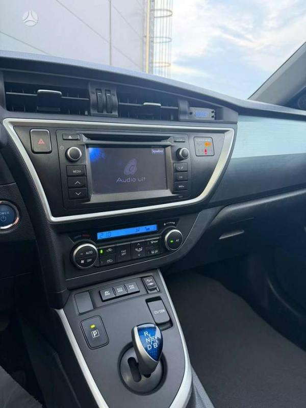 Balts Toyota Auris 2014 Viļņa, ar dzinēja tilpumu 1.80 L un nobraukumu 220 tūkst. km par 7999 €, foto 9 vietnē AUTOMOTO.COM.LV