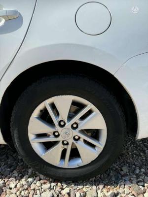 White Toyota Auris 2014 in Alytus, with an engine capacity of 1.80 L and mileage of 255 thousand km for 8000 €, photo 8 on AUTOMOTO.COM.LV