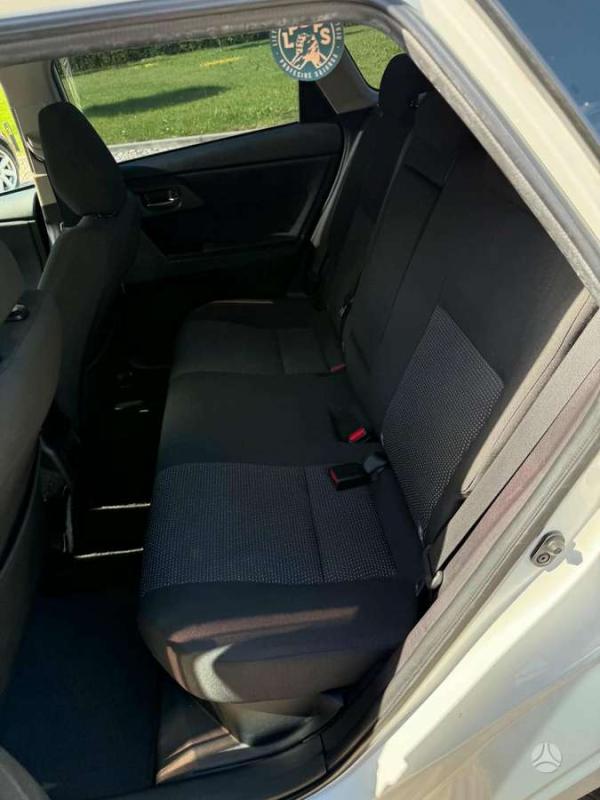 White Toyota Auris 2014 in Alytus, with an engine capacity of 1.80 L and mileage of 255 thousand km for 8000 €, photo 9 on AUTOMOTO.COM.LV