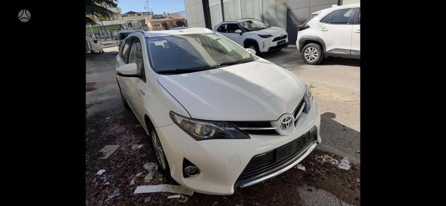 Balts Toyota Auris 2014 Utena, ar dzinēja tilpumu 1.80 L un nobraukumu 507 tūkst. km par 4650 €, foto 4 vietnē AUTOMOTO.COM.LV