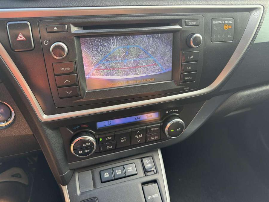 Balts Toyota Auris 2014 Utena, ar dzinēja tilpumu 1.80 L un nobraukumu 507 tūkst. km par 4650 €, foto 9 vietnē AUTOMOTO.COM.LV