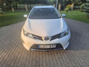 Balts Toyota Auris 2014 Viļņa, ar dzinēja tilpumu 1.80 L un nobraukumu 226 tūkst. km par 8400 €, foto  vietnē AUTOMOTO.COM.LV