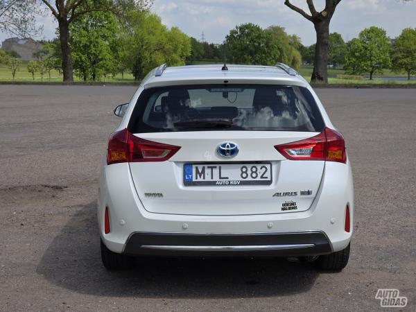 Balts Toyota Auris 2014 Kauņa, ar dzinēja tilpumu 1.80 L un nobraukumu 300 tūkst. km par 7700 €, foto 3 vietnē AUTOMOTO.COM.LV