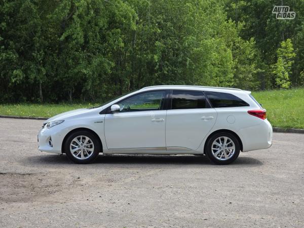 Balts Toyota Auris 2014 Kauņa, ar dzinēja tilpumu 1.80 L un nobraukumu 300 tūkst. km par 7700 €, foto 4 vietnē AUTOMOTO.COM.LV