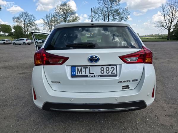 Balts Toyota Auris 2014 Kauņa, ar dzinēja tilpumu 1.80 L un nobraukumu 300 tūkst. km par 7700 €, foto 8 vietnē AUTOMOTO.COM.LV