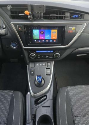 White Toyota Auris 2014 in Panevezys, with an engine capacity of 1.80 L and mileage of 298 thousand km for 7199 €, photo 20 on AUTOMOTO.COM.LV