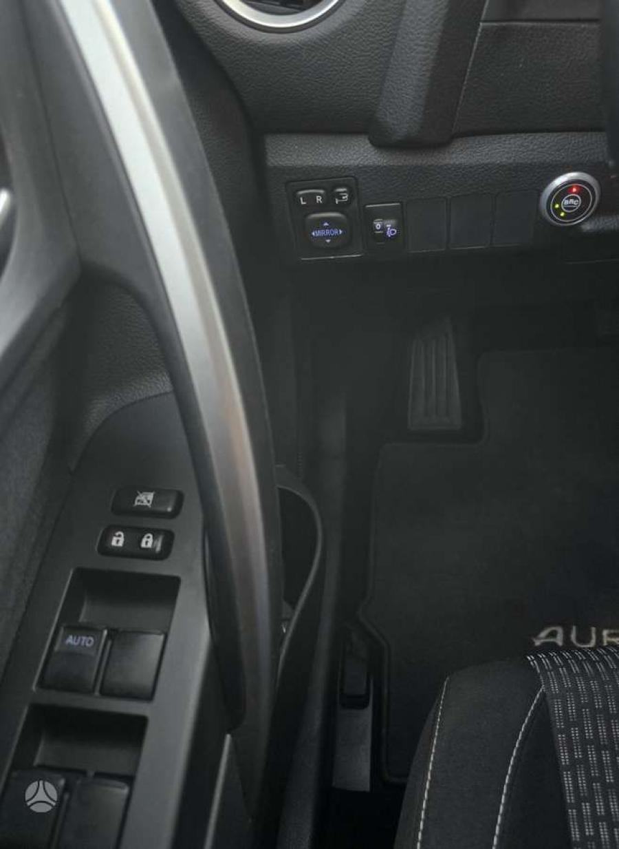 White Toyota Auris 2014 in Panevezys, with an engine capacity of 1.80 L and mileage of 298 thousand km for 7199 €, photo 28 on AUTOMOTO.COM.LV