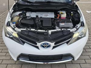 White Toyota Auris 2014 in Panevezys, with an engine capacity of 1.80 L and mileage of 298 thousand km for 7199 €, photo 33 on AUTOMOTO.COM.LV