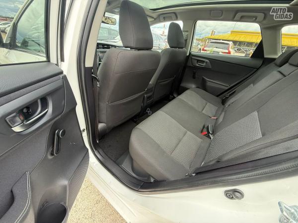 White Toyota Auris 2014 in Vilnius, with an engine capacity of 1.80 L and mileage of 253 thousand km for 9870 €, photo 9 on AUTOMOTO.COM.LV