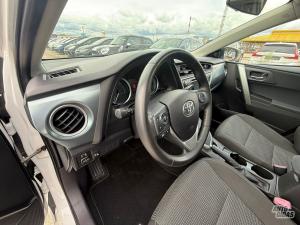 White Toyota Auris 2014 in Vilnius, with an engine capacity of 1.80 L and mileage of 253 thousand km for 9870 €, photo 12 on AUTOMOTO.COM.LV