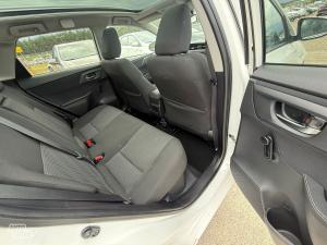 White Toyota Auris 2014 in Vilnius, with an engine capacity of 1.80 L and mileage of 253 thousand km for 9870 €, photo 19 on AUTOMOTO.COM.LV