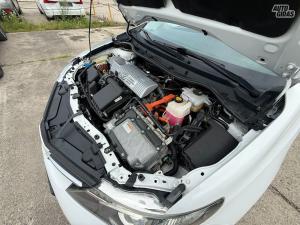 White Toyota Auris 2014 in Vilnius, with an engine capacity of 1.80 L and mileage of 253 thousand km for 9870 €, photo 20 on AUTOMOTO.COM.LV