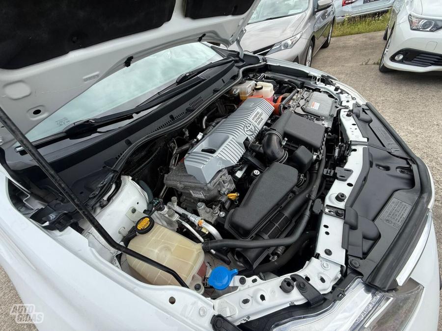 White Toyota Auris 2014 in Vilnius, with an engine capacity of 1.80 L and mileage of 253 thousand km for 9870 €, photo 21 on AUTOMOTO.COM.LV