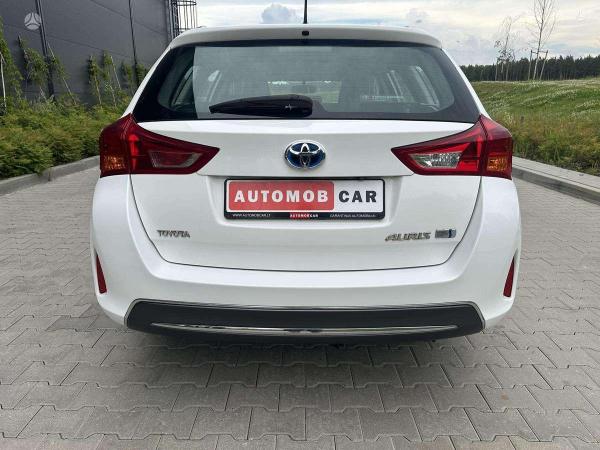Balts Toyota Auris 2014 Viļņa, ar dzinēja tilpumu 1.80 L un nobraukumu 239 tūkst. km par 8950 €, foto 7 vietnē AUTOMOTO.COM.LV