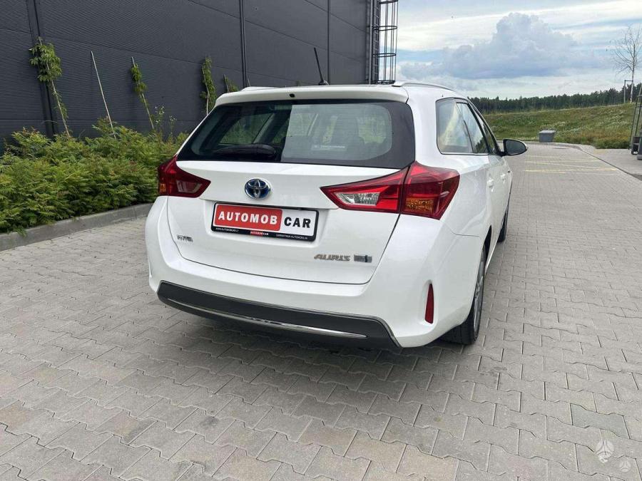 Белый Тойота Аурис 2014 в Вильнюс, объемом двигателя 1.80 л и пробегом 239 тыс. км за 8950 €, фото 10 на AUTOMOTO.COM.LV