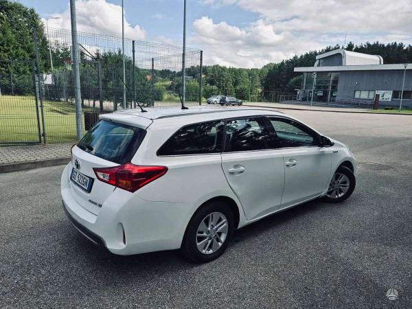 Balts Toyota Auris 2014 Viļņa, ar dzinēja tilpumu 1.80 L un nobraukumu 500 tūkst. km par 4650 €, foto 7 vietnē AUTOMOTO.COM.LV