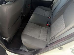 White Toyota Auris 2014 in Vilnius, with an engine capacity of 1.80 L and mileage of 259 thousand km for 8999 €, photo 11 on AUTOMOTO.COM.LV