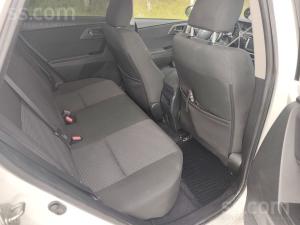 White Toyota Auris 2014 in Daugavpils, with an engine capacity of 1.60 L and mileage of 169 thousand km for 6900 €, photo 6 on AUTOMOTO.COM.LV