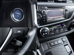 White Toyota Auris 2014 in Tallinn, with an engine capacity of 1.80 L and mileage of 158 thousand km for 9498 €, photo 17 on AUTOMOTO.COM.LV