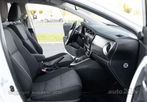 White Toyota Auris 2014 in Tallinn, with an engine capacity of 1.80 L and mileage of 158 thousand km for 9498 €, photo 20 on AUTOMOTO.COM.LV
