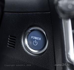 White Toyota Auris 2014 in Tallinn, with an engine capacity of 1.80 L and mileage of 158 thousand km for 9498 €, photo 26 on AUTOMOTO.COM.LV