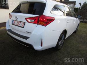Balts Toyota Auris 2015 Rīga, ar dzinēja tilpumu 2.00 L un nobraukumu 212 tūkst. km par 5800 €, foto 4 vietnē AUTOMOTO.COM.LV
