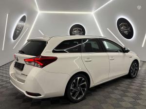 White Toyota Auris 2015 in Marijampole, with an engine capacity of 1.80 L and mileage of 237 thousand km for 9999 €, photo 24 on AUTOMOTO.COM.LV