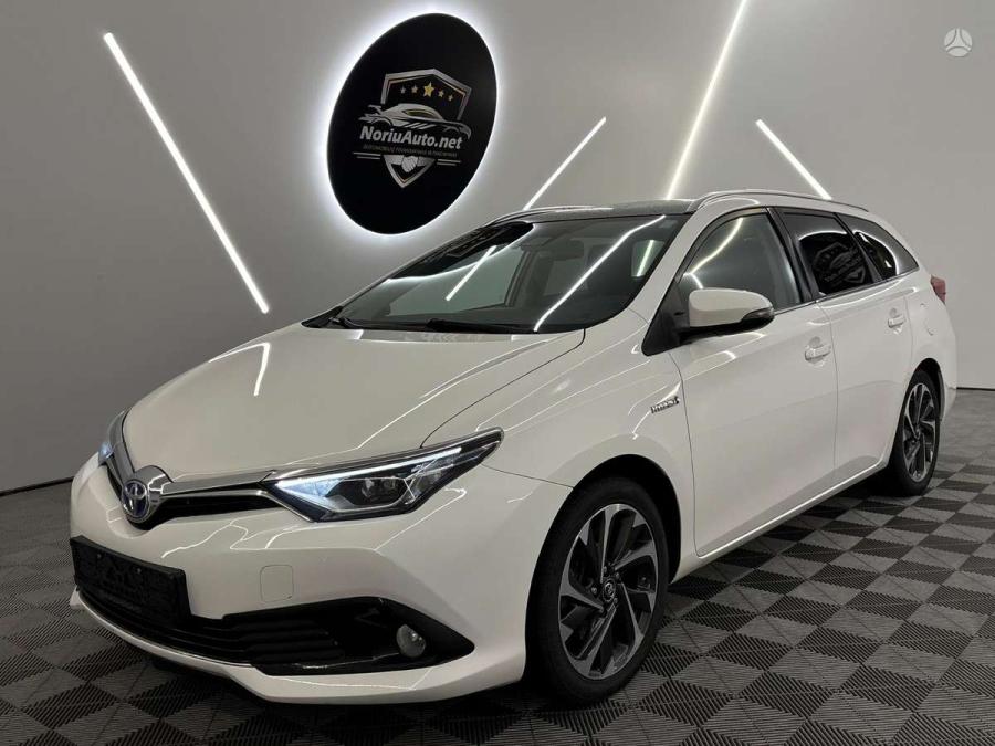 White Toyota Auris 2015 in Marijampole, with an engine capacity of 1.80 L and mileage of 237 thousand km for 9999 €, photo 27 on AUTOMOTO.COM.LV