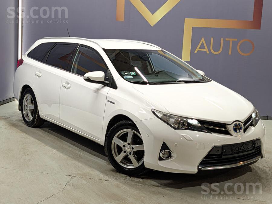 Balts Toyota Auris 2015 Jūrmala, ar dzinēja tilpumu 1.80 L un nobraukumu 302 tūkst. km par 8990 €, foto 1 vietnē AUTOMOTO.COM.LV
