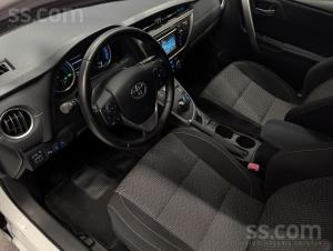 Balts Toyota Auris 2015 Jūrmala, ar dzinēja tilpumu 1.80 L un nobraukumu 302 tūkst. km par 8990 €, foto 12 vietnē AUTOMOTO.COM.LV