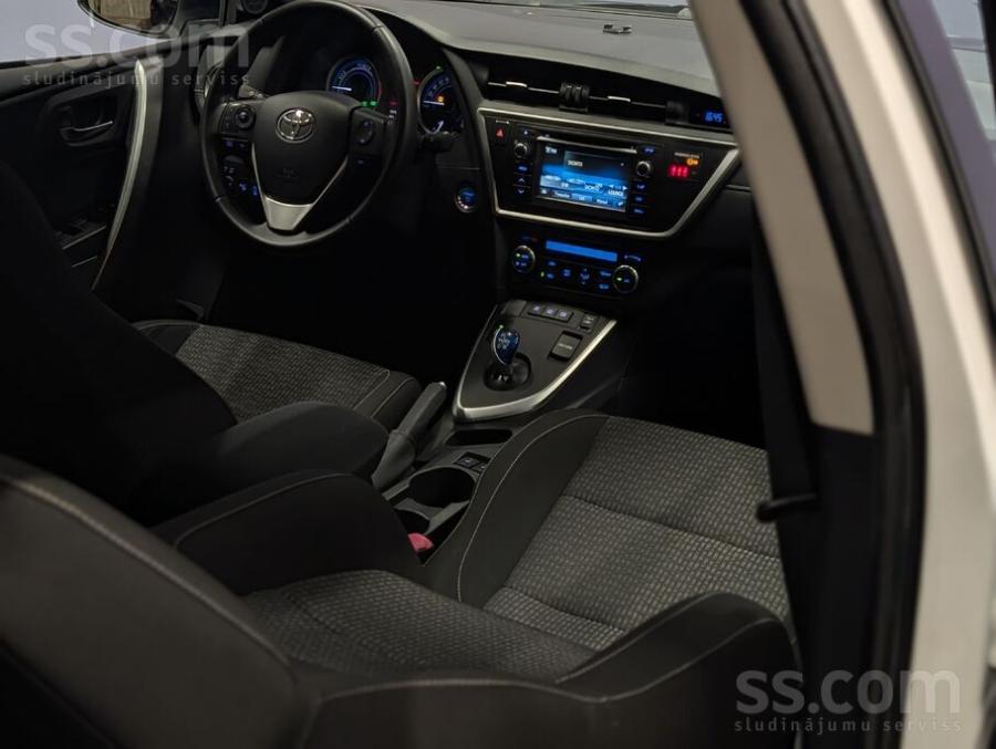 Balts Toyota Auris 2015 Jūrmala, ar dzinēja tilpumu 1.80 L un nobraukumu 302 tūkst. km par 8990 €, foto 18 vietnē AUTOMOTO.COM.LV