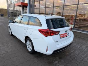 Balts Toyota Auris 2015 Viļņa, ar dzinēja tilpumu 1.80 L un nobraukumu 207 tūkst. km par 9150 €, foto 7 vietnē AUTOMOTO.COM.LV