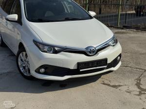 Balts Toyota Auris 2015 Viļņa, ar dzinēja tilpumu 1.80 L un nobraukumu 292 tūkst. km par 9000 €, foto 2 vietnē AUTOMOTO.COM.LV