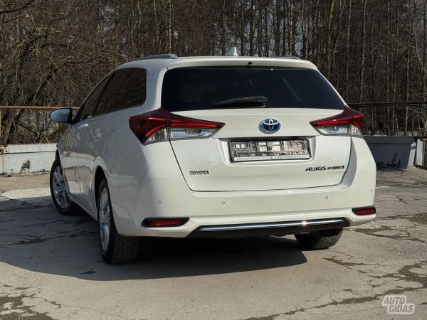 Balts Toyota Auris 2015 Viļņa, ar dzinēja tilpumu 1.80 L un nobraukumu 292 tūkst. km par 9000 €, foto 11 vietnē AUTOMOTO.COM.LV
