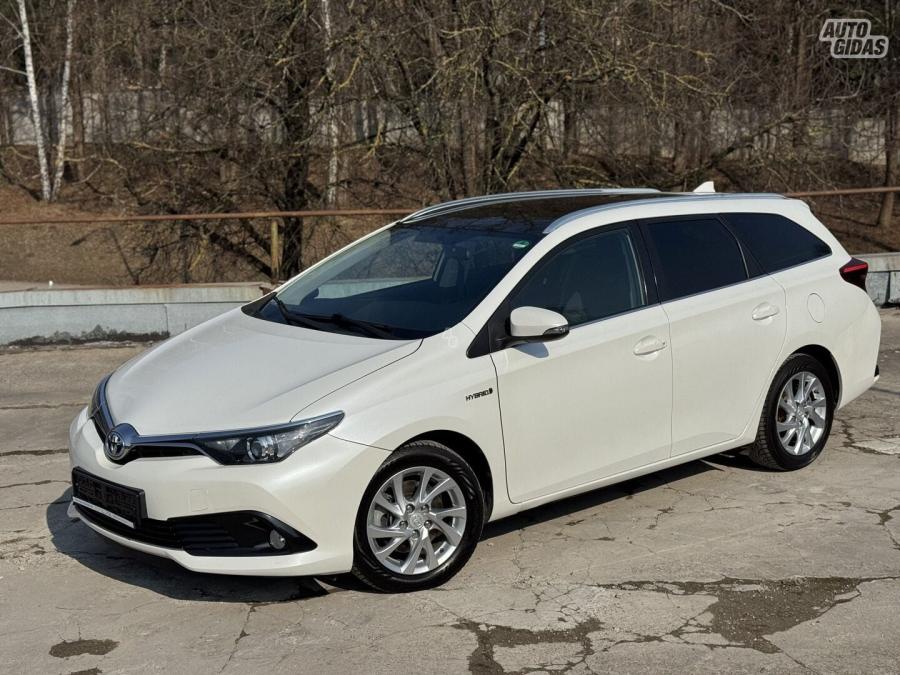 Balts Toyota Auris 2015 Viļņa, ar dzinēja tilpumu 1.80 L un nobraukumu 292 tūkst. km par 9000 €, foto 13 vietnē AUTOMOTO.COM.LV
