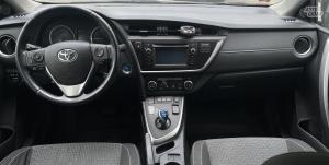 White Toyota Auris 2015 in Vilnius, with an engine capacity of 1.80 L and mileage of 229 thousand km for 8500 €, photo 5 on AUTOMOTO.COM.LV
