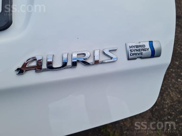 White Toyota Auris 2015 in Jelgava, with an engine capacity of 1.80 L and mileage of 0 thousand km for 8290 €, photo 10 on AUTOMOTO.COM.LV